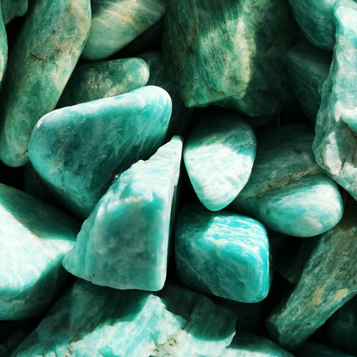 Amazonite : Significations et Pouvoirs de la Pierre en Lithothérapie ...